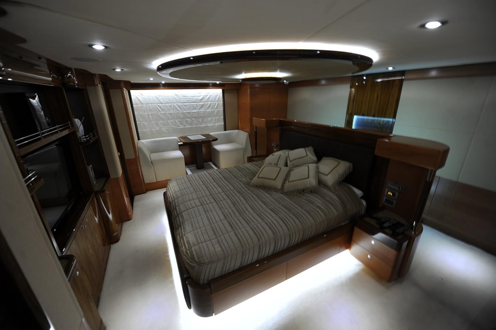 Yacht INFINITY 7, Gulf Craft | CHARTERWORLD Luxury Superyacht Charters